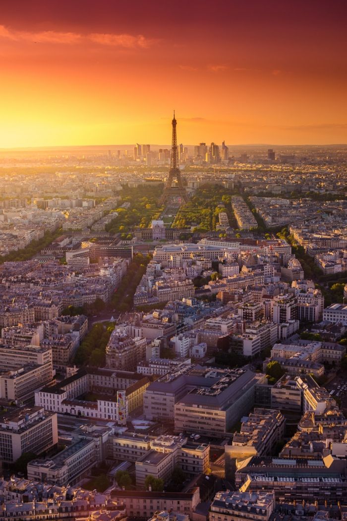 Paris on fire - PapaPaper